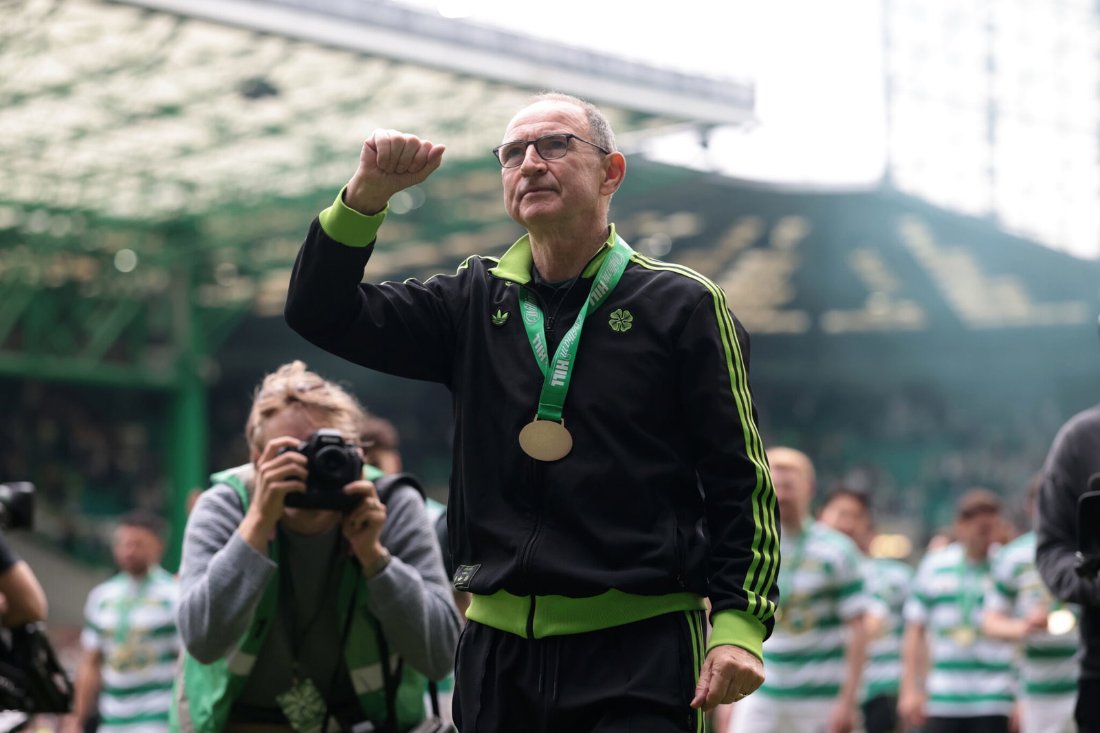 Don Robertson was shocking at the weekend. Why does Celtic permit this ...